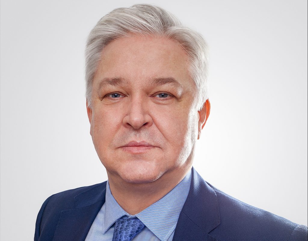 Miroslav Zámečník: Češi mají v bankách tři biliony korun | FocusOn