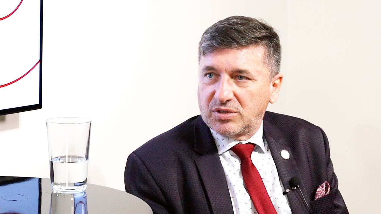 Stát není automatickou poukázkou na luxus, říká senátor Goláň | FocusOn