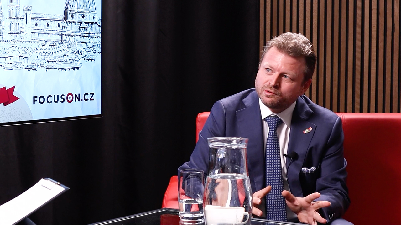 Oni nám stíhačky, my jim rakety do vesmíru. Vztahy ČR s Itálii nikdy ...